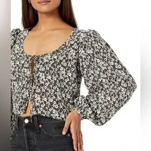 Levi's | Tops | Floral Buttonfront Peasant Blouse In Black And White ...